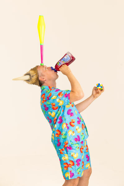 The Red Cordial Variety Hour - feat. Juggler Michael Connell (Australia ...